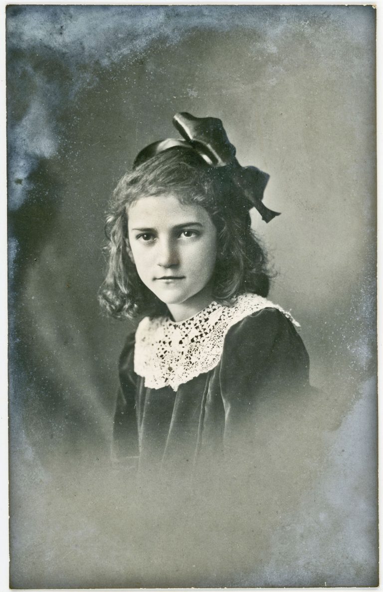 The Ross Edmonds Cabinet Card Collection - Hunter Living Histories